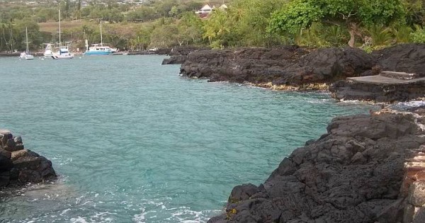 Keauhou Bay - A Picturesque and Historic Area in Kona, Big Island of ...